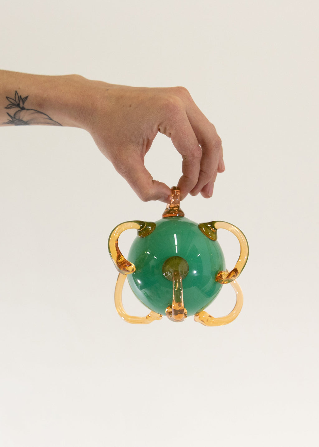 Loop Ornament II – Sticky Glass